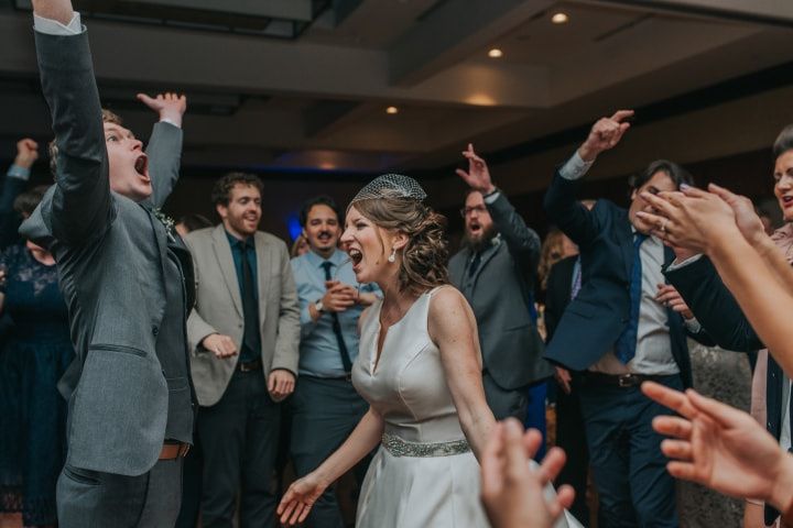 40 Throwback Tracks from the 2000s That'll Get Your Wedding Guests Onto ...