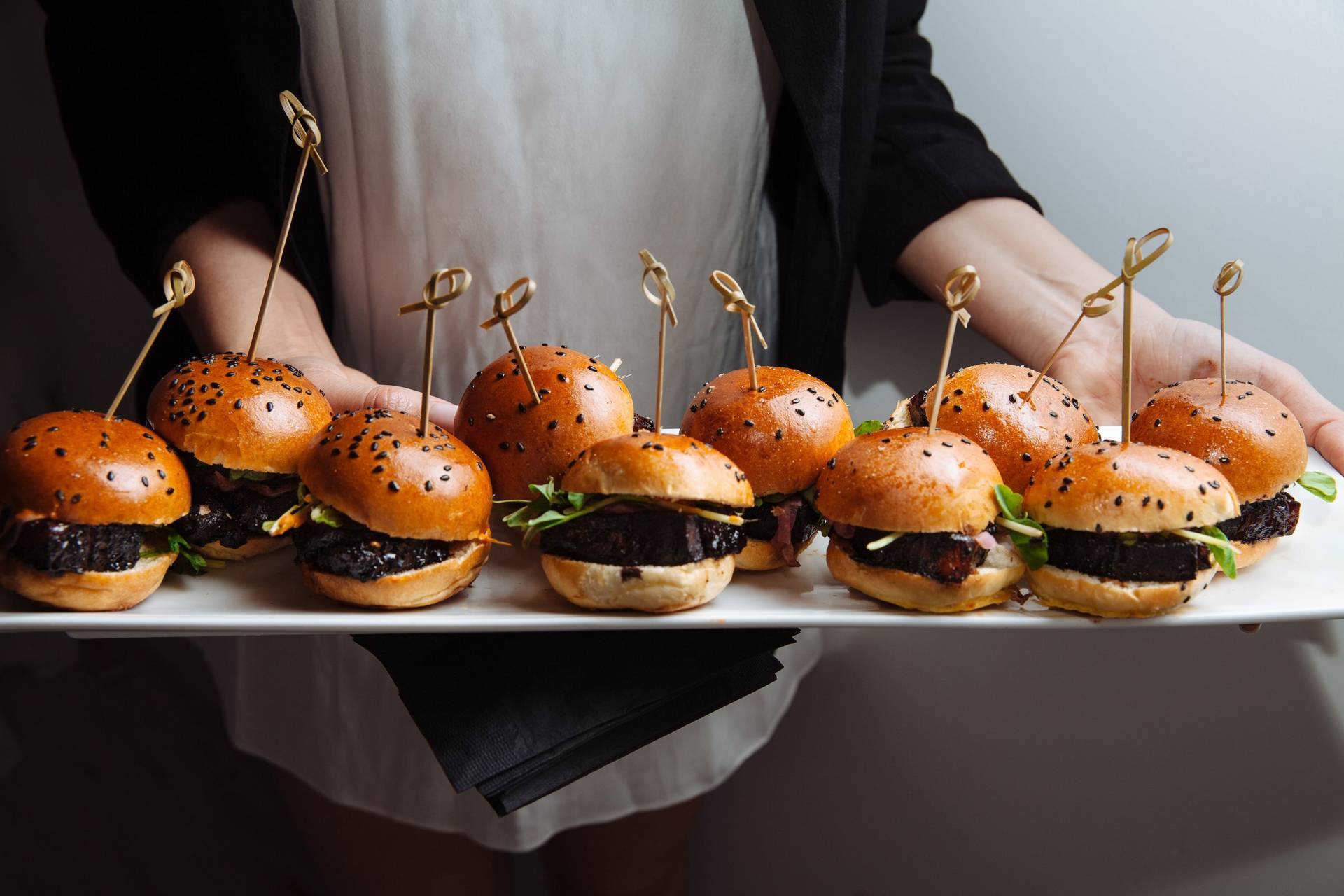 5 Tips for Serving Late-Night Snacks at Your Wedding