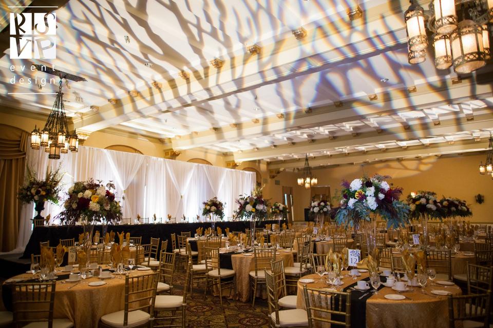 26 Stunning Wedding Ceiling Decor Ideas