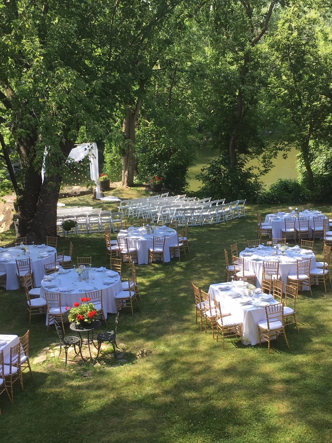 8 Stunning Outdoor Wedding Venues in Montreal