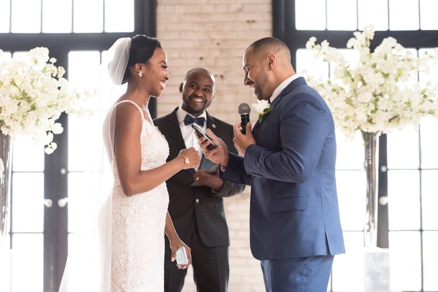 10 Funny Wedding Readings to Make Your Guests LOL