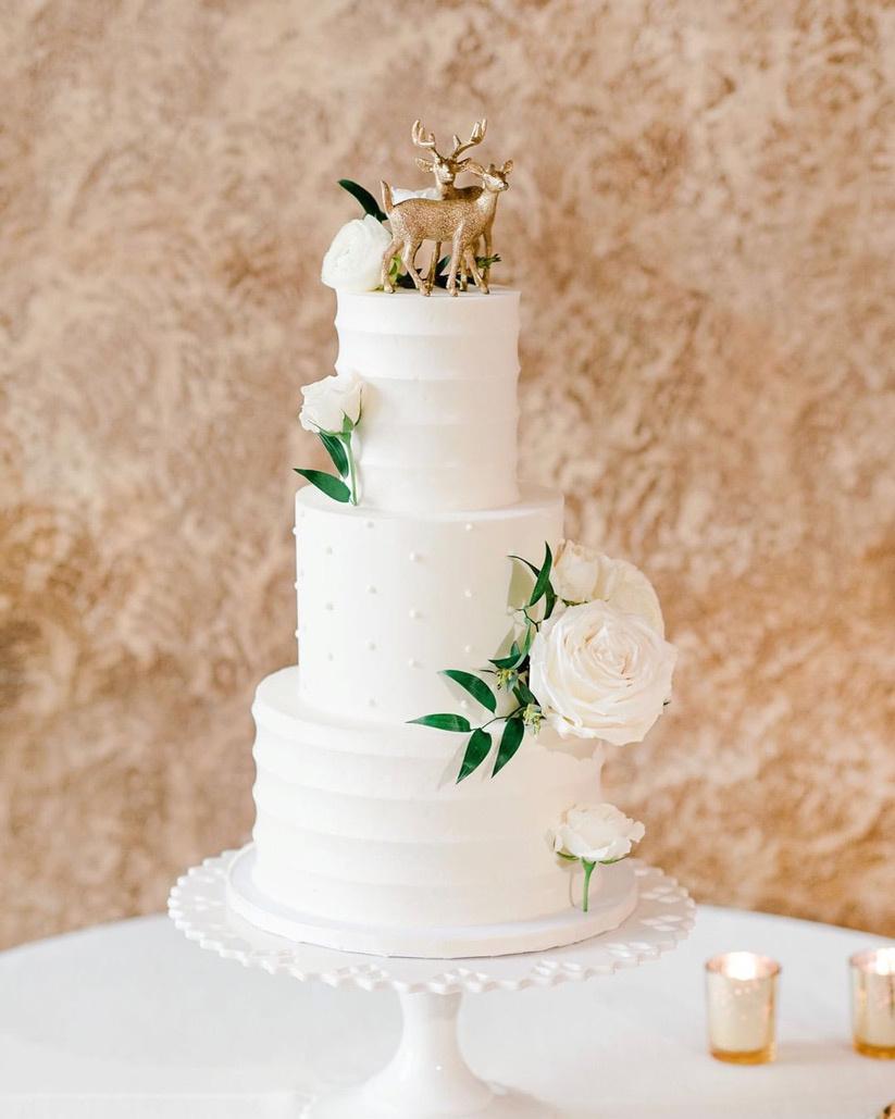 16 Simple Wedding Cakes We’re Absolutely Obsessed With