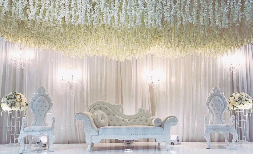 26 Stunning Wedding Ceiling Decor Ideas