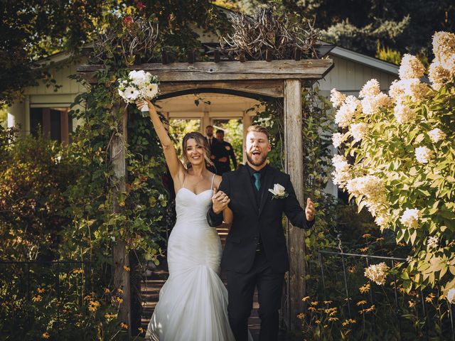 Jason and Courtney's wedding in Kelowna, British Columbia - WeddingWire.ca
