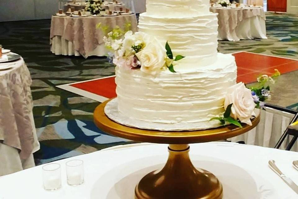 When Pigs Fly Pastries - Wedding Cake - Vancouver - Weddingwire.ca
