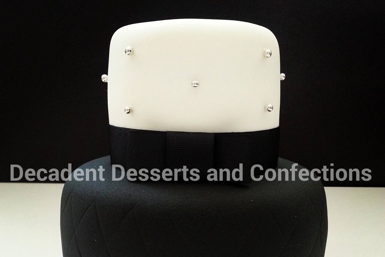 When Pigs Fly Pastries - Wedding Cake - Vancouver - Weddingwire.ca