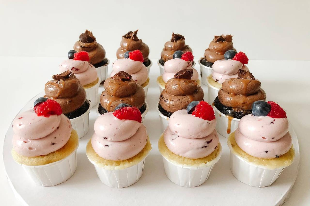 When Pigs Fly Pastries - Wedding Cake - Vancouver - Weddingwire.ca