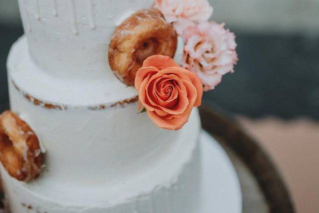 When Pigs Fly Pastries - Wedding Cake - Vancouver - Weddingwire.ca