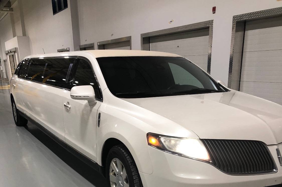 Infinity Limousine - Reviews, Photos & Deals 2026 - Ottawa - Weddingwire.ca