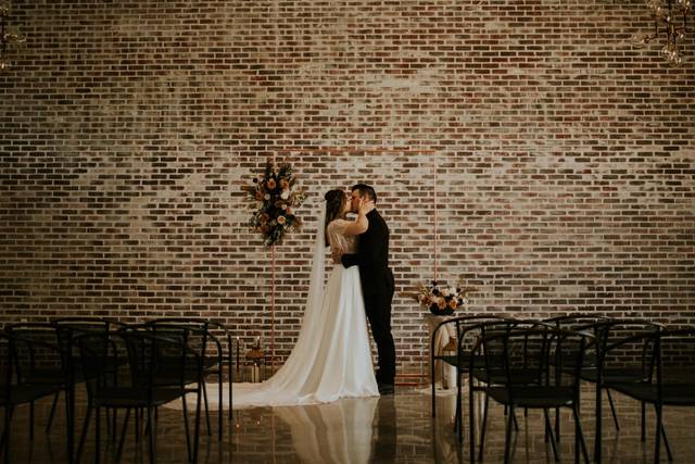 Storehouse 408 - Reviews, Photos & Deals 2026 - Cambridge - Weddingwire.ca