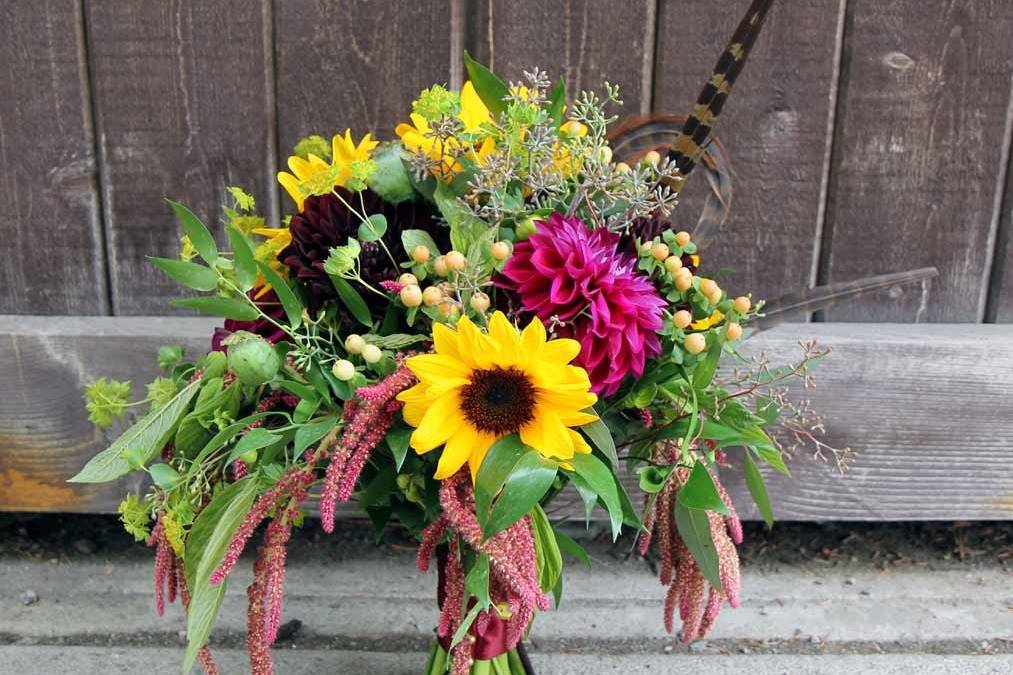 Banff Mountaintop Flowers - Flowers - Banff - Weddingwire.ca