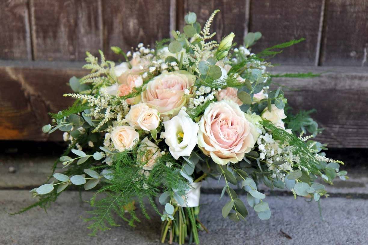Banff Mountaintop Flowers - Flowers - Banff - Weddingwire.ca