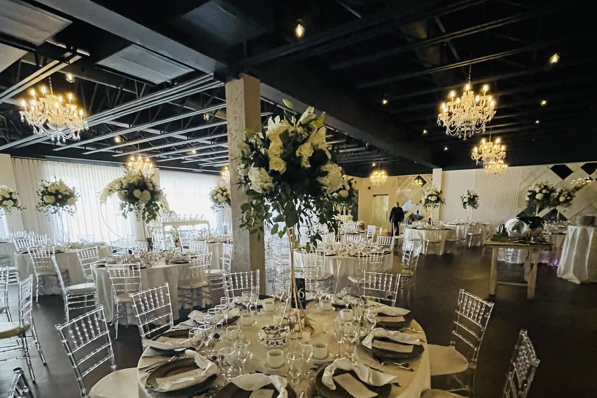 Prima Luna Salle De Reception - Reviews, Photos & Deals 2026 - Montreal ...